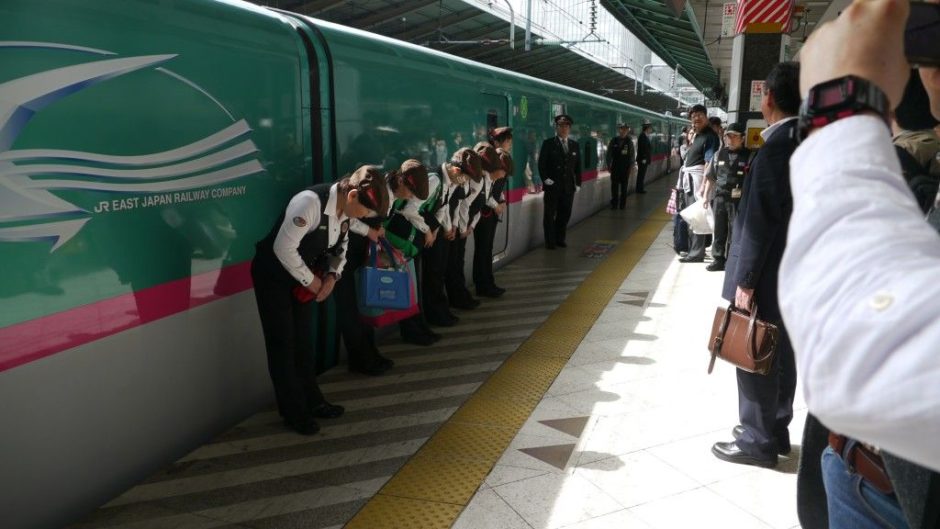Shinkansen Cleaning Staff “Tessei” | Unique Japan