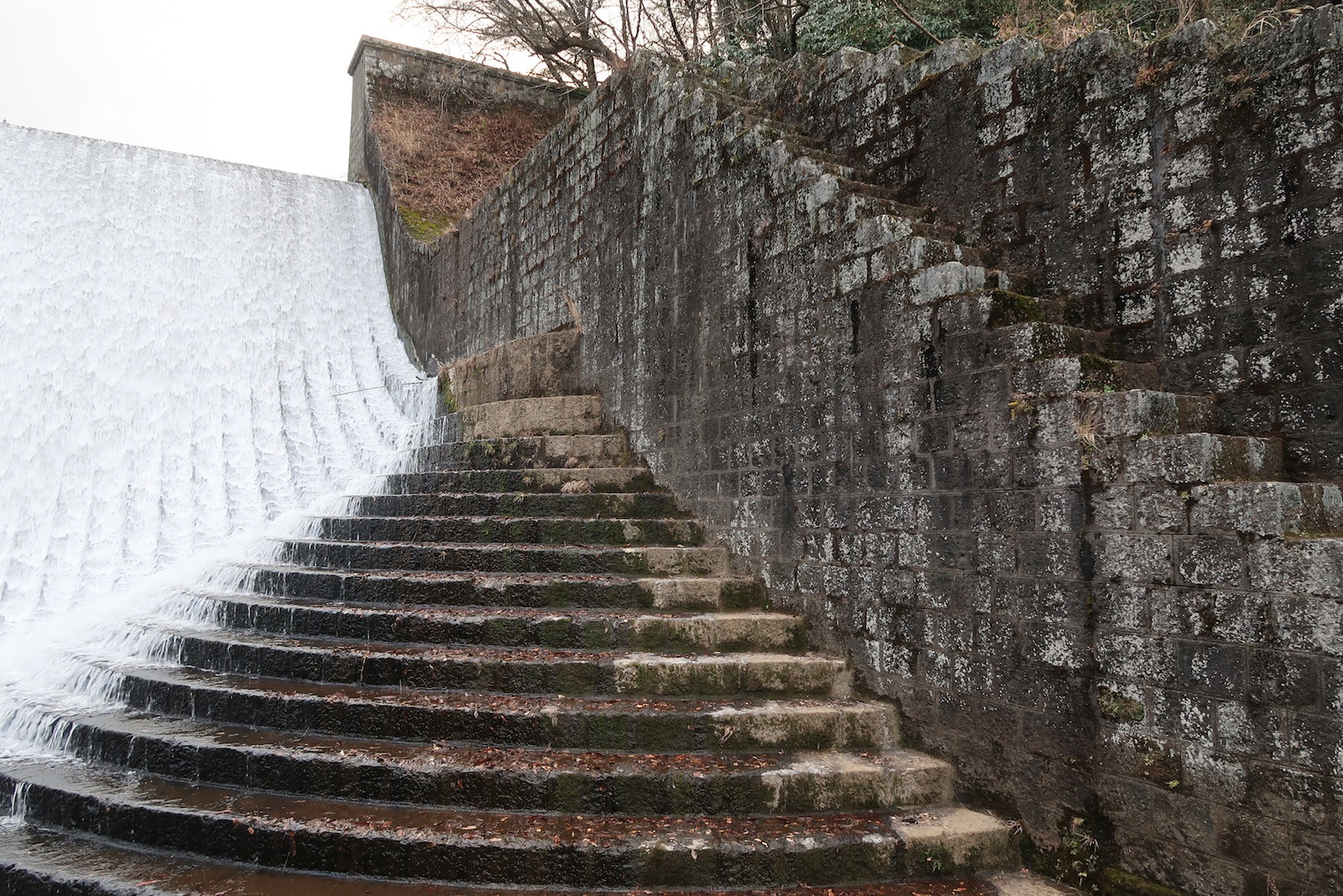 Unique Dam | Unique Japan