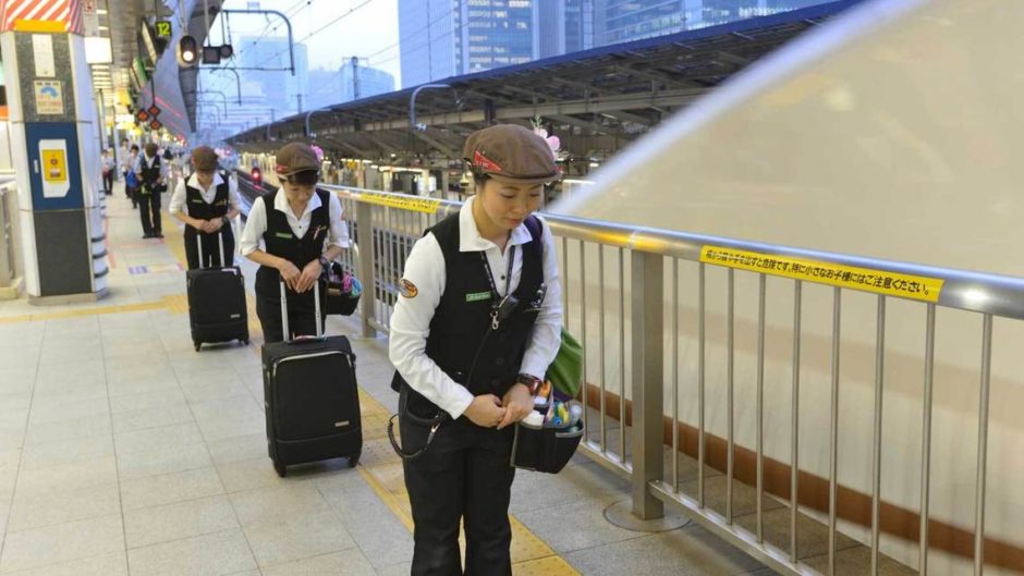 Shinkansen Cleaning Staff “Tessei” | Unique Japan